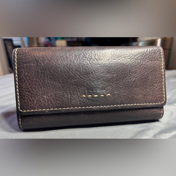 Fossil | Bags | Fossil Wallet Brown Leather Trifold Classic Checkbook ...